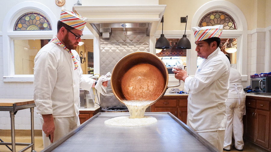Hand-Pulled Candy Canes at Disneyland Resort | The Main Street Mouse